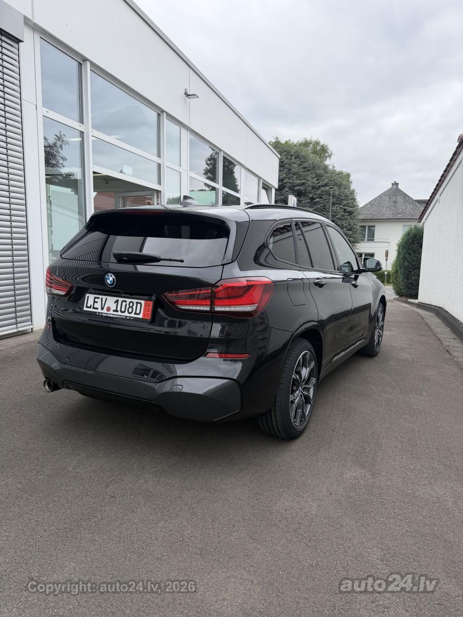 Melns BMW X1 2022 Ventspils, ar dzinēja tilpumu 1.50 L un nobraukumu 46 tūkst. km par 34000 €, foto 3 vietnē AUTOMOTO.COM.LV