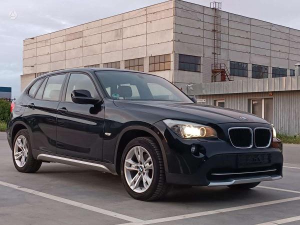 Black BMW X1 2010 in Panevezys, with an engine capacity of 0.00 L and mileage of 220 thousand km for 5400 €, photo 1 on AUTOMOTO.COM.LV