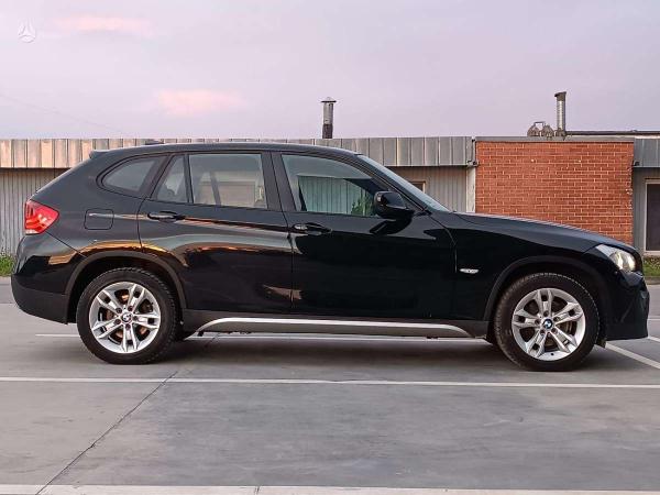 Black BMW X1 2010 in Panevezys, with an engine capacity of 0.00 L and mileage of 220 thousand km for 5400 €, photo 11 on AUTOMOTO.COM.LV