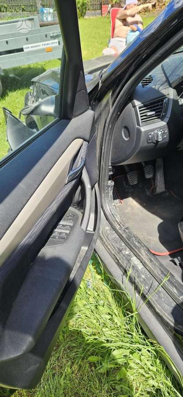 Melns BMW X1 2013 Viļņa, ar dzinēja tilpumu 0.00 L un nobraukumu 174 tūkst. km par 2100 €, foto 7 vietnē AUTOMOTO.COM.LV