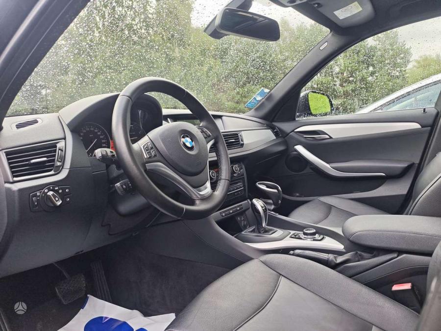 Melns BMW X1 2014 Kretinga, ar dzinēja tilpumu 2.00 L un nobraukumu 268 tūkst. km par 7899 €, foto 39 vietnē AUTOMOTO.COM.LV