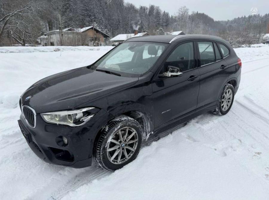 Черный БМВ Х1 2016 в Мариямполе, объемом двигателя 2.00 л и пробегом 113 тыс. км за 9900 €, фото 2 на AUTOMOTO.COM.LV