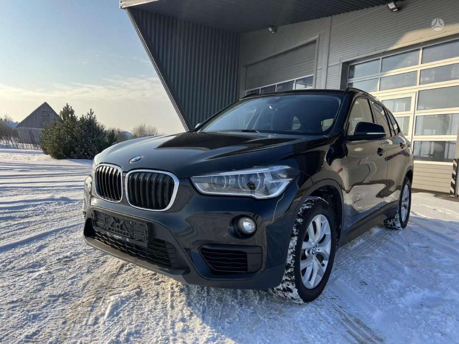 Black BMW X1 2017 in Siauliai, with an engine capacity of 2.00 L and mileage of 240 thousand km for 10800 €, photo 3 on AUTOMOTO.COM.LV