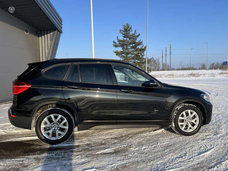 Black BMW X1 2017 in Siauliai, with an engine capacity of 2.00 L and mileage of 240 thousand km for 10800 €, photo 6 on AUTOMOTO.COM.LV