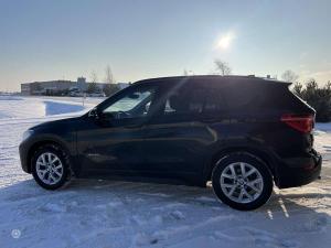 Black BMW X1 2017 in Siauliai, with an engine capacity of 2.00 L and mileage of 240 thousand km for 10800 €, photo 7 on AUTOMOTO.COM.LV