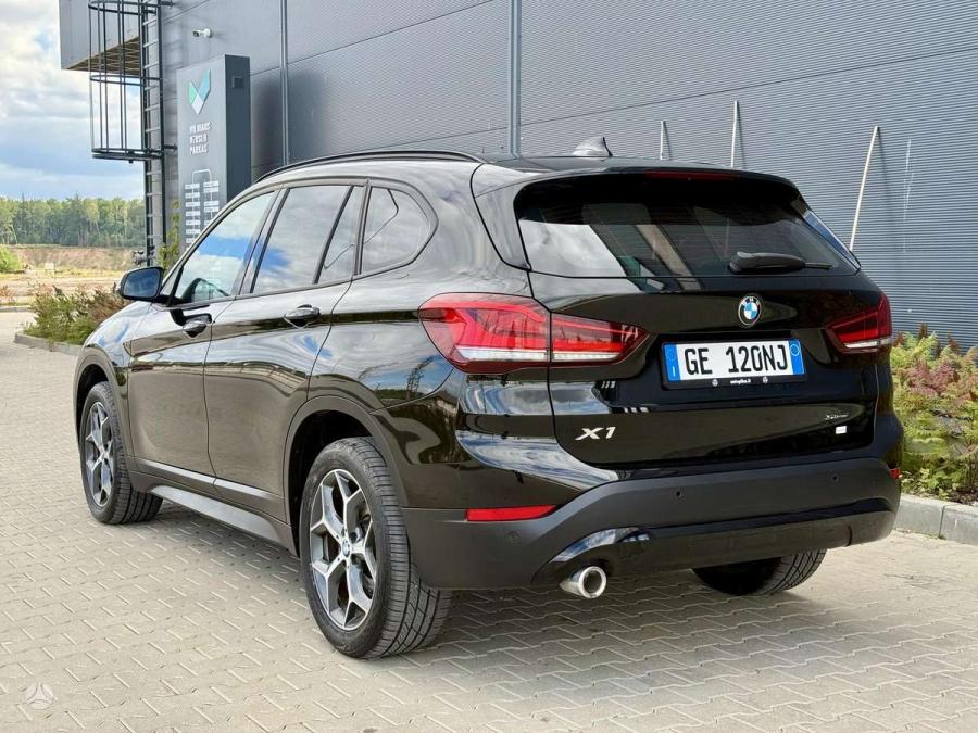 Melns BMW X1 2021 Viļņa, ar dzinēja tilpumu 1.50 L un nobraukumu 204 tūkst. km par 14190 €, foto 5 vietnē AUTOMOTO.COM.LV