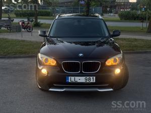 Black BMW X1 2010 in Riga, with an engine capacity of 2.00 L and mileage of 252 thousand km for 6850 €, photo 3 on AUTOMOTO.COM.LV