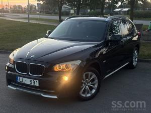 Black BMW X1 2010 in Riga, with an engine capacity of 2.00 L and mileage of 252 thousand km for 6850 €, photo 4 on AUTOMOTO.COM.LV