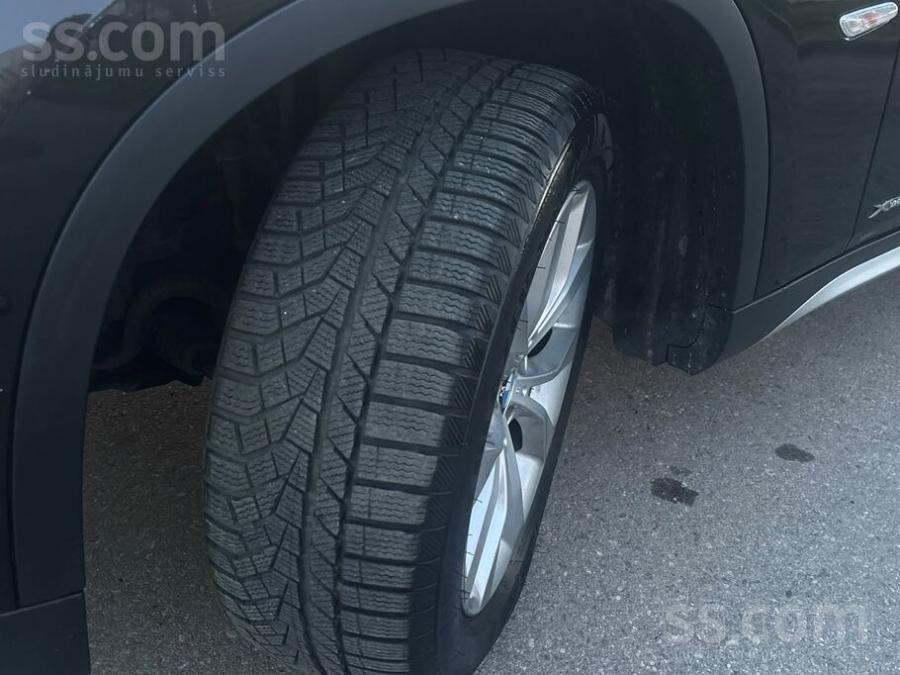 Black BMW X1 2010 in Riga, with an engine capacity of 2.00 L and mileage of 252 thousand km for 6850 €, photo 6 on AUTOMOTO.COM.LV