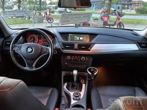 Black BMW X1 2010 in Riga, with an engine capacity of 2.00 L and mileage of 252 thousand km for 6850 €, photo 7 on AUTOMOTO.COM.LV