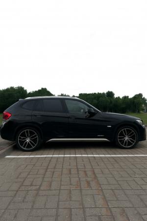 Black BMW X1 2009 in Turi, with an engine capacity of 2.00 L and mileage of 407 thousand km for 4800 €, photo 4 on AUTOMOTO.COM.LV