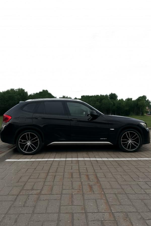 Black BMW X1 2009 in Turi, with an engine capacity of 2.00 L and mileage of 407 thousand km for 4800 €, photo 10 on AUTOMOTO.COM.LV
