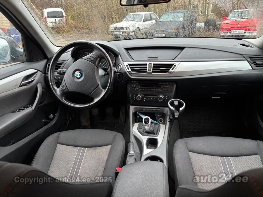 Melns BMW X1 2010 Tallina, ar dzinēja tilpumu 2.00 L un nobraukumu 365 tūkst. km par 5399 €, foto 7 vietnē AUTOMOTO.COM.LV