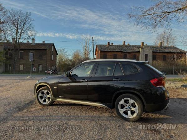 Melns BMW X1 2010 Tallina, ar dzinēja tilpumu 2.00 L un nobraukumu 373 tūkst. km par 7700 €, foto 4 vietnē AUTOMOTO.COM.LV