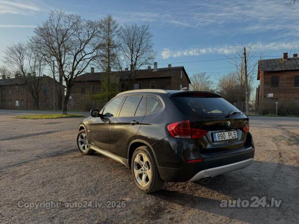 Melns BMW X1 2010 Tallina, ar dzinēja tilpumu 2.00 L un nobraukumu 373 tūkst. km par 7700 €, foto 5 vietnē AUTOMOTO.COM.LV