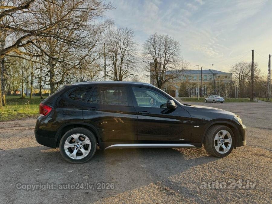 Melns BMW X1 2010 Tallina, ar dzinēja tilpumu 2.00 L un nobraukumu 373 tūkst. km par 7700 €, foto 8 vietnē AUTOMOTO.COM.LV