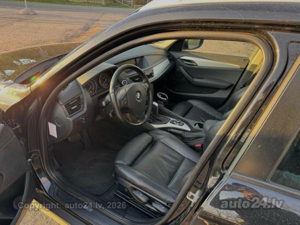 Melns BMW X1 2010 Tallina, ar dzinēja tilpumu 2.00 L un nobraukumu 373 tūkst. km par 7700 €, foto 11 vietnē AUTOMOTO.COM.LV