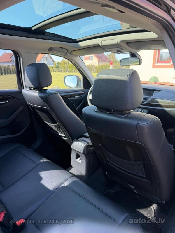 Melns BMW X1 2011 Tallina, ar dzinēja tilpumu 2.00 L un nobraukumu 182 tūkst. km par 6800 €, foto 5 vietnē AUTOMOTO.COM.LV