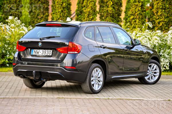Black BMW X1 2012 in Jelgava, with an engine capacity of 2.00 L and mileage of 0 thousand km for 8950 €, photo 5 on AUTOMOTO.COM.LV