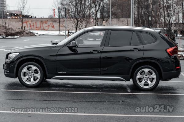 Melns BMW X1 2013 Tallina, ar dzinēja tilpumu 2.00 L un nobraukumu 137 tūkst. km par 11500 €, foto 3 vietnē AUTOMOTO.COM.LV