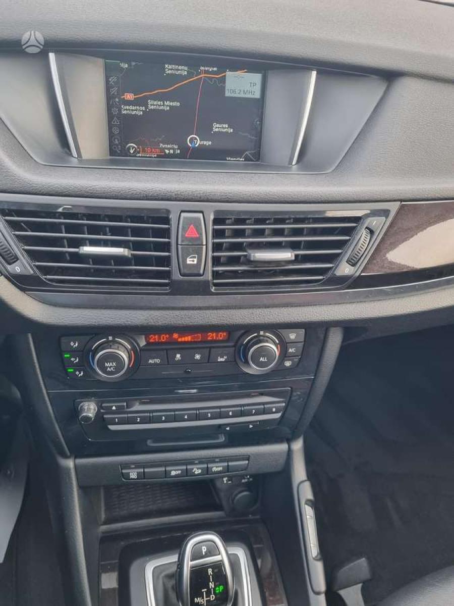 Black BMW X1 2015 in Taurage, with an engine capacity of 2.00 L and mileage of 212 thousand km for 8800 €, photo 10 on AUTOMOTO.COM.LV