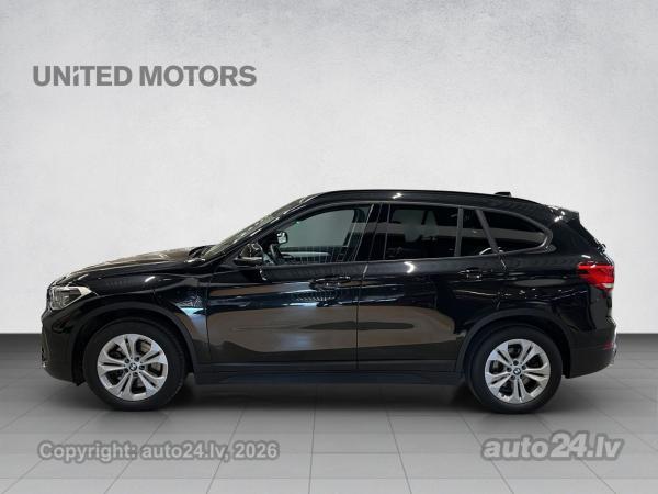 Black BMW X1 2021 in Tallinn, with an engine capacity of 1.50 L and mileage of 60 thousand km for 23900 €, photo 3 on AUTOMOTO.COM.LV