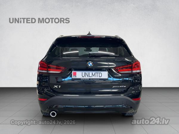 Black BMW X1 2021 in Tallinn, with an engine capacity of 1.50 L and mileage of 60 thousand km for 23900 €, photo 5 on AUTOMOTO.COM.LV