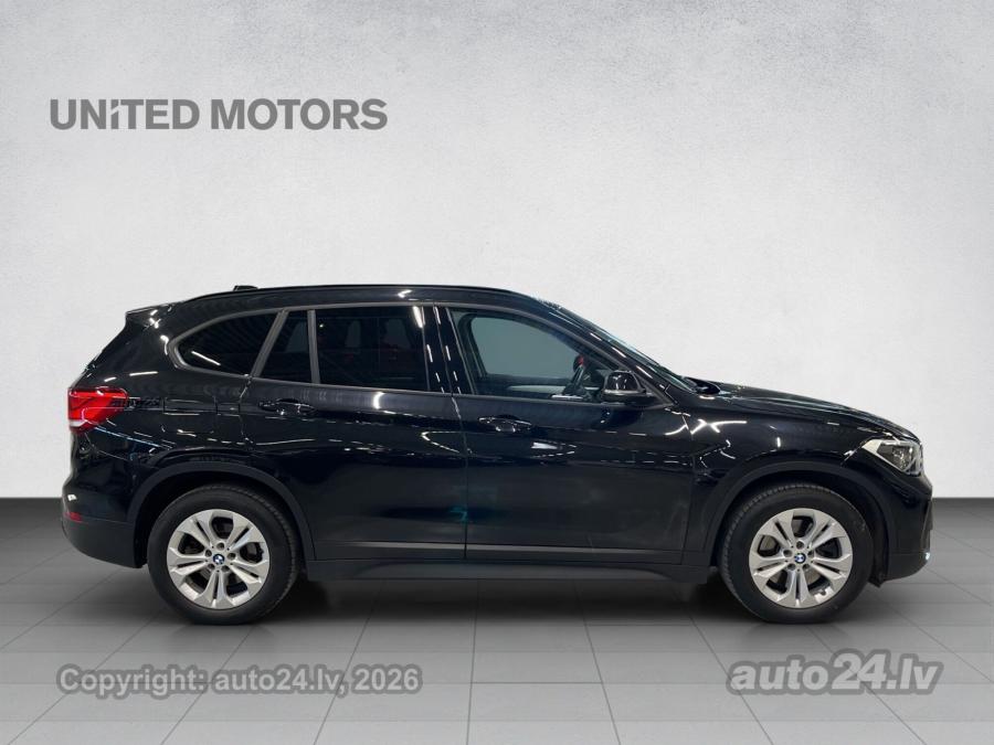 Black BMW X1 2021 in Tallinn, with an engine capacity of 1.50 L and mileage of 60 thousand km for 23900 €, photo 8 on AUTOMOTO.COM.LV
