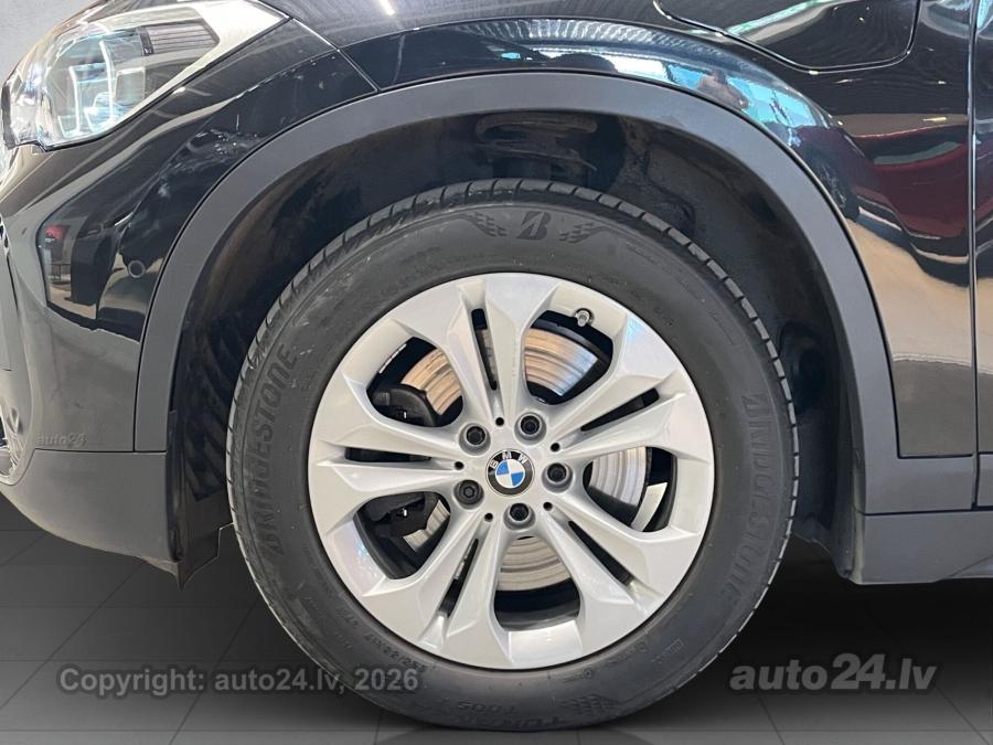 Black BMW X1 2021 in Tallinn, with an engine capacity of 1.50 L and mileage of 60 thousand km for 23900 €, photo 16 on AUTOMOTO.COM.LV