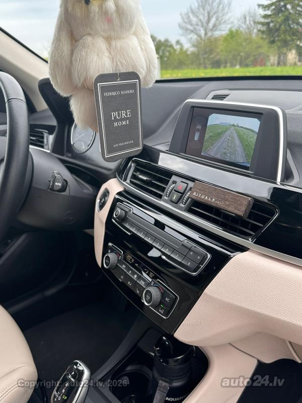 Melns BMW X1 2022 Tallina, ar dzinēja tilpumu 2.00 L un nobraukumu 17 tūkst. km par 32000 €, foto 4 vietnē AUTOMOTO.COM.LV