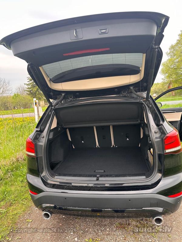 Melns BMW X1 2022 Tallina, ar dzinēja tilpumu 2.00 L un nobraukumu 17 tūkst. km par 32000 €, foto 10 vietnē AUTOMOTO.COM.LV
