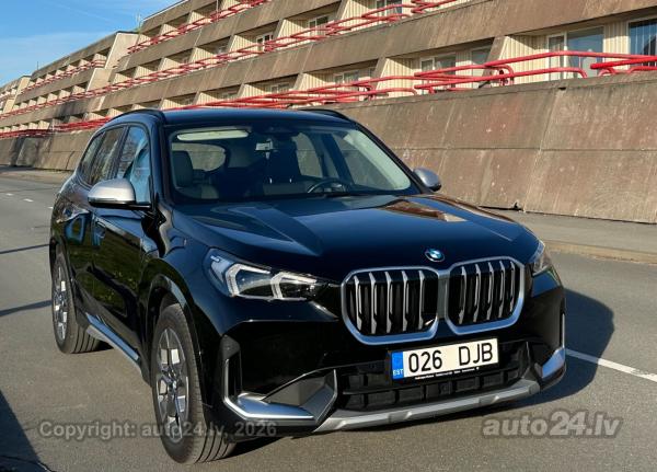 Black BMW X1 2023 in Tallinn, with an engine capacity of 1.50 L and mileage of 40 thousand km for 33350 €, photo 2 on AUTOMOTO.COM.LV