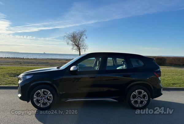Black BMW X1 2023 in Tallinn, with an engine capacity of 1.50 L and mileage of 40 thousand km for 33350 €, photo 3 on AUTOMOTO.COM.LV