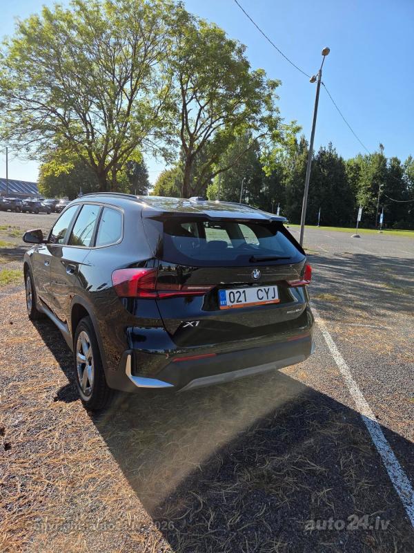 Black BMW X1 2023 in Tallinn, with an engine capacity of 2.00 L and mileage of 47 thousand km for 29500 €, photo 4 on AUTOMOTO.COM.LV