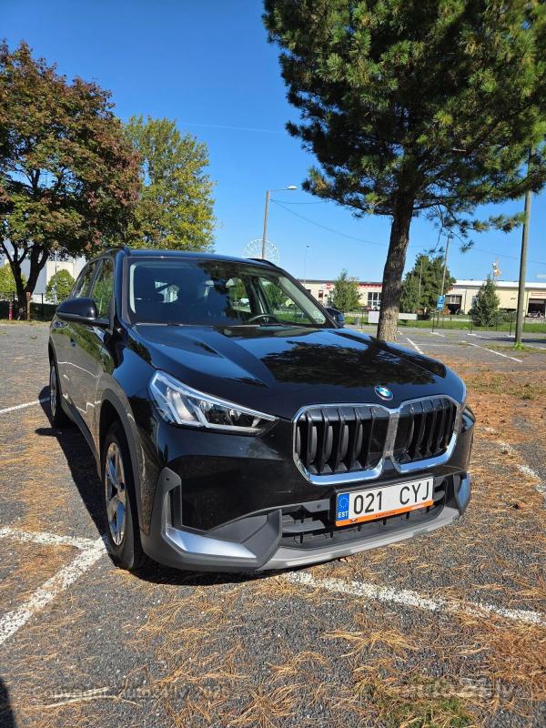 Black BMW X1 2023 in Tallinn, with an engine capacity of 2.00 L and mileage of 47 thousand km for 29500 €, photo 5 on AUTOMOTO.COM.LV
