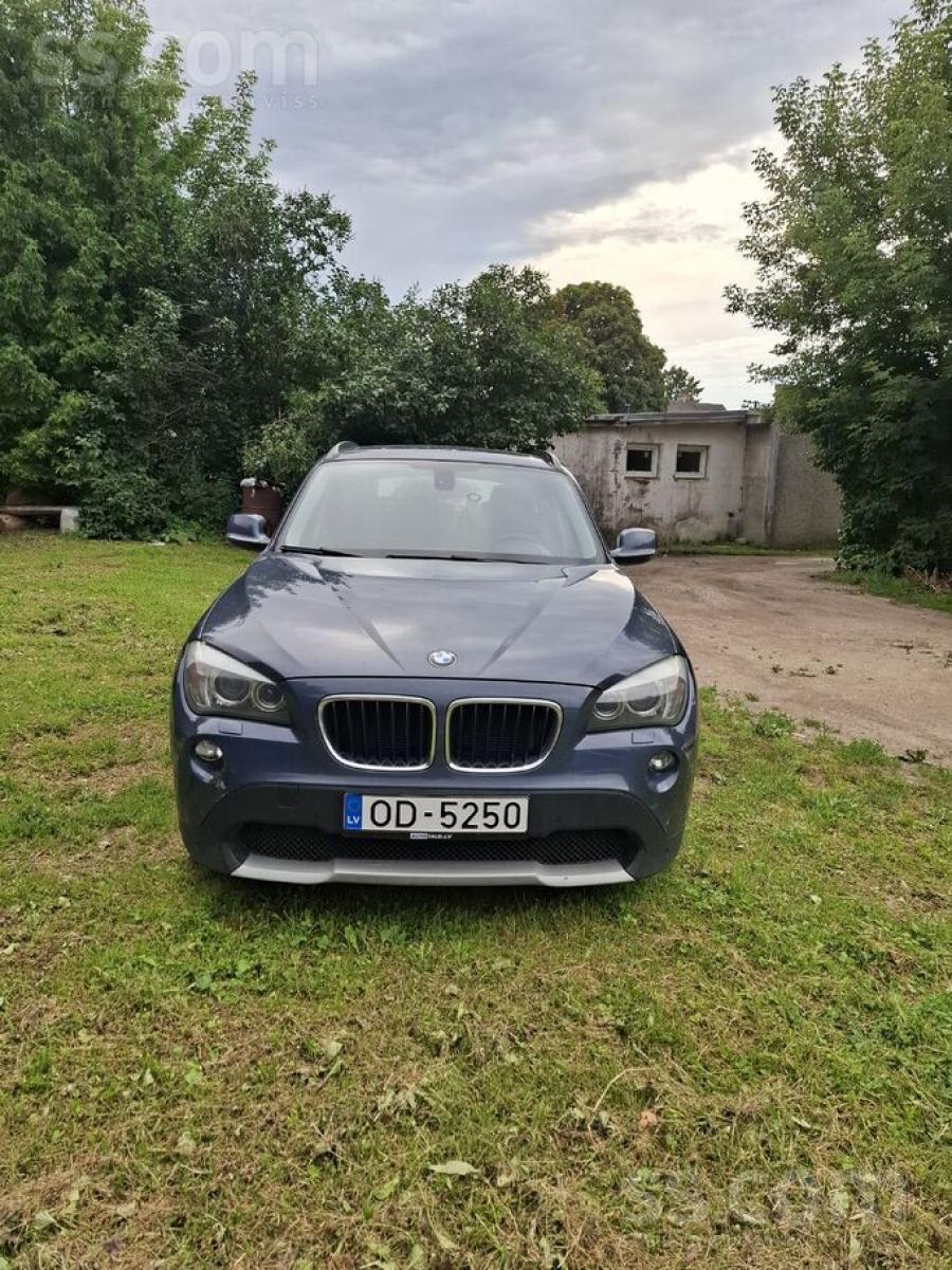 Zils BMW X1 2010 Bauska, ar dzinēja tilpumu 2.00 L un nobraukumu 217 tūkst. km par 7500 €, foto 1 vietnē AUTOMOTO.COM.LV