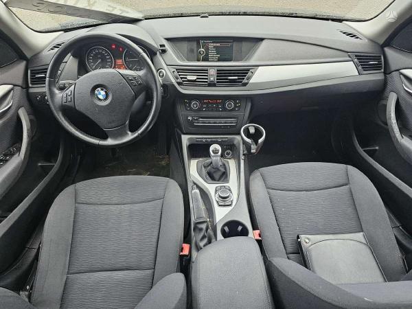 Blue BMW X1 2010 in Kaunas, with an engine capacity of 2.00 L and mileage of 308 thousand km for 4950 €, photo 7 on AUTOMOTO.COM.LV