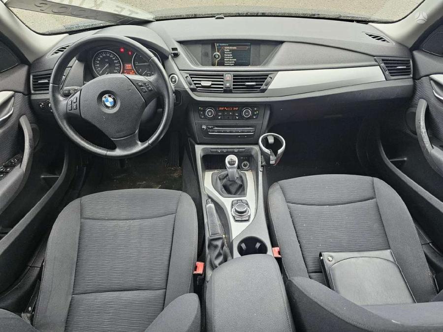 Blue BMW X1 2010 in Kaunas, with an engine capacity of 2.00 L and mileage of 308 thousand km for 4950 €, photo 7 on AUTOMOTO.COM.LV