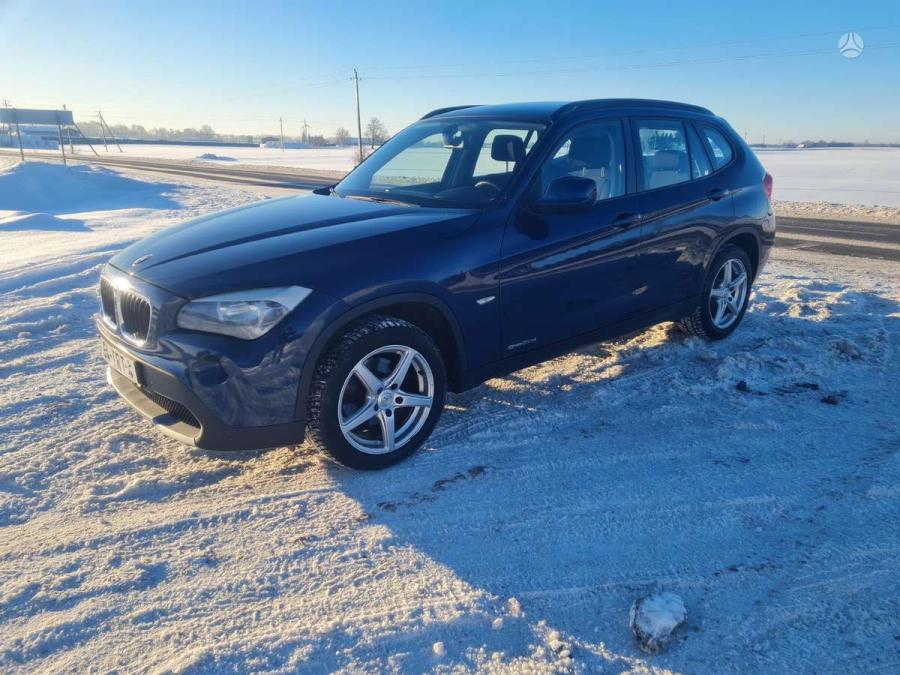 Zils BMW X1 2010 Kauņa, ar dzinēja tilpumu 2.00 L un nobraukumu 299 tūkst. km par 5699 €, foto 1 vietnē AUTOMOTO.COM.LV