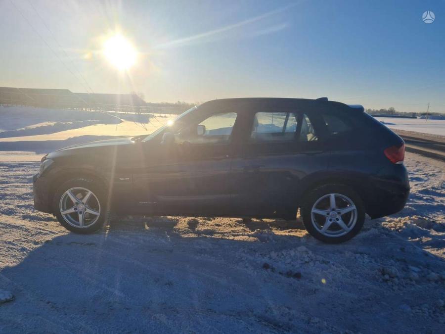 Zils BMW X1 2010 Kauņa, ar dzinēja tilpumu 2.00 L un nobraukumu 299 tūkst. km par 5699 €, foto 6 vietnē AUTOMOTO.COM.LV