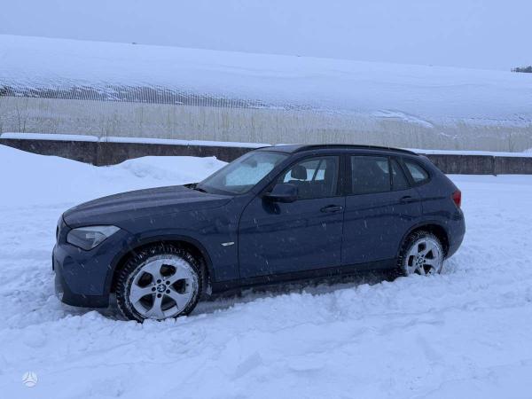Blue BMW X1 2010 in Panevezys, with an engine capacity of 2.00 L and mileage of 215 thousand km for 5950 €, photo 4 on AUTOMOTO.COM.LV