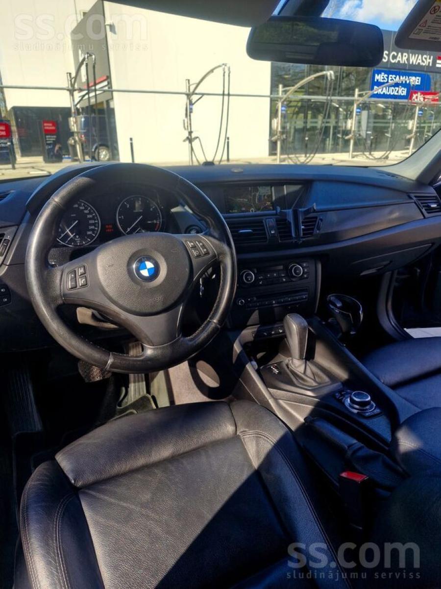 Blue BMW X1 2010 in Riga, with an engine capacity of 2.30 L and mileage of 204 thousand km for 10900 €, photo 4 on AUTOMOTO.COM.LV