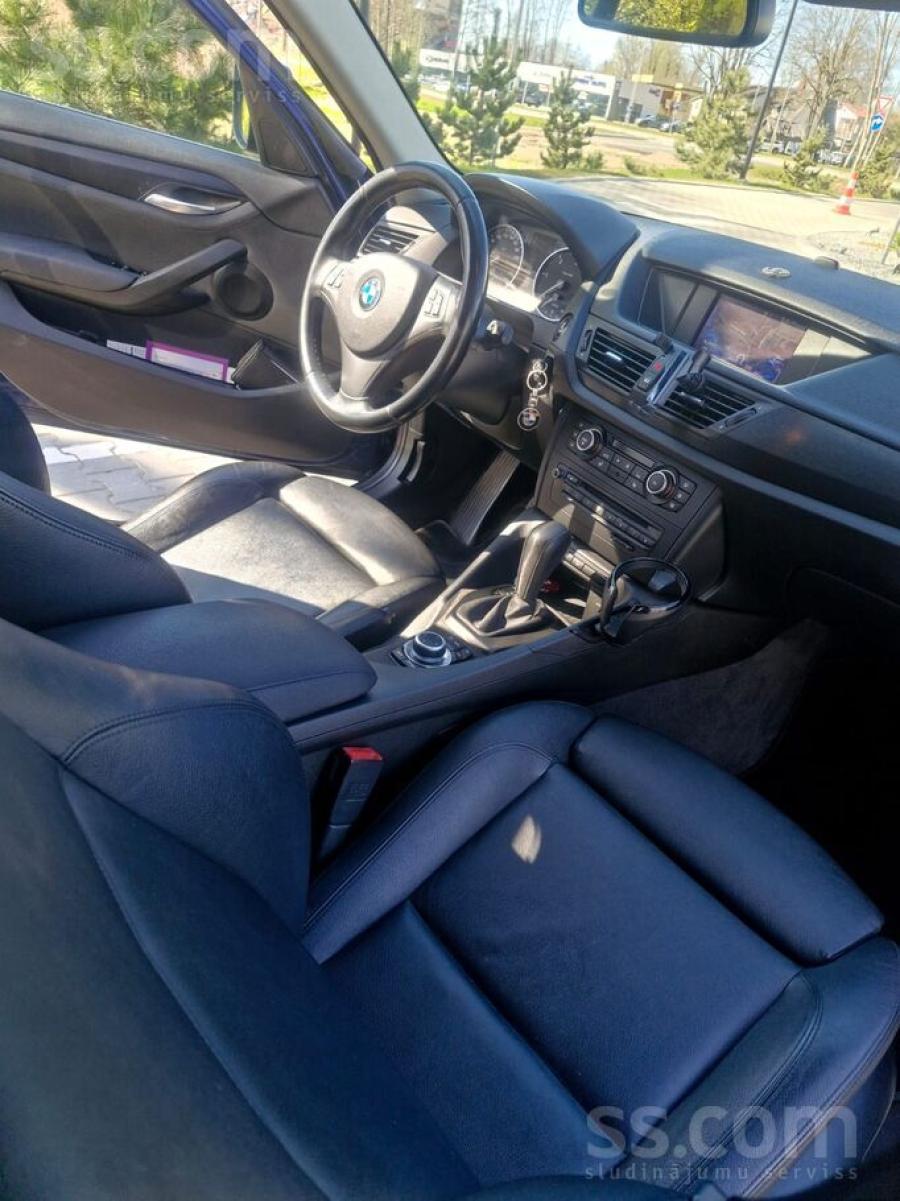 Blue BMW X1 2010 in Riga, with an engine capacity of 2.30 L and mileage of 204 thousand km for 10900 €, photo 5 on AUTOMOTO.COM.LV
