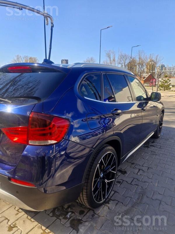 Zils BMW X1 2010 Rīga, ar dzinēja tilpumu 2.30 L un nobraukumu 204 tūkst. km par 10900 €, foto 8 vietnē AUTOMOTO.COM.LV