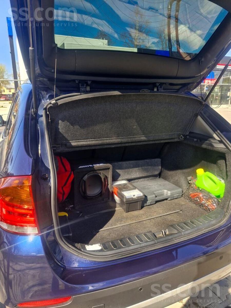Blue BMW X1 2010 in Riga, with an engine capacity of 2.30 L and mileage of 204 thousand km for 10900 €, photo 12 on AUTOMOTO.COM.LV