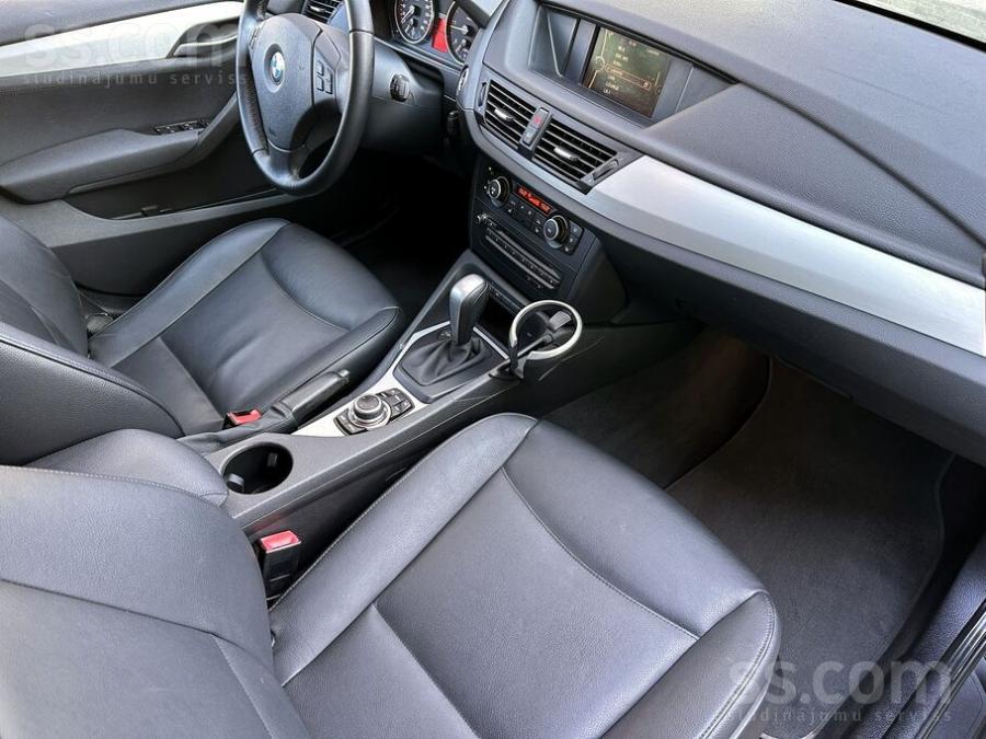 Zils BMW X1 2010 Rīga, ar dzinēja tilpumu 2.00 L un nobraukumu 260 tūkst. km par 7900 €, foto 14 vietnē AUTOMOTO.COM.LV