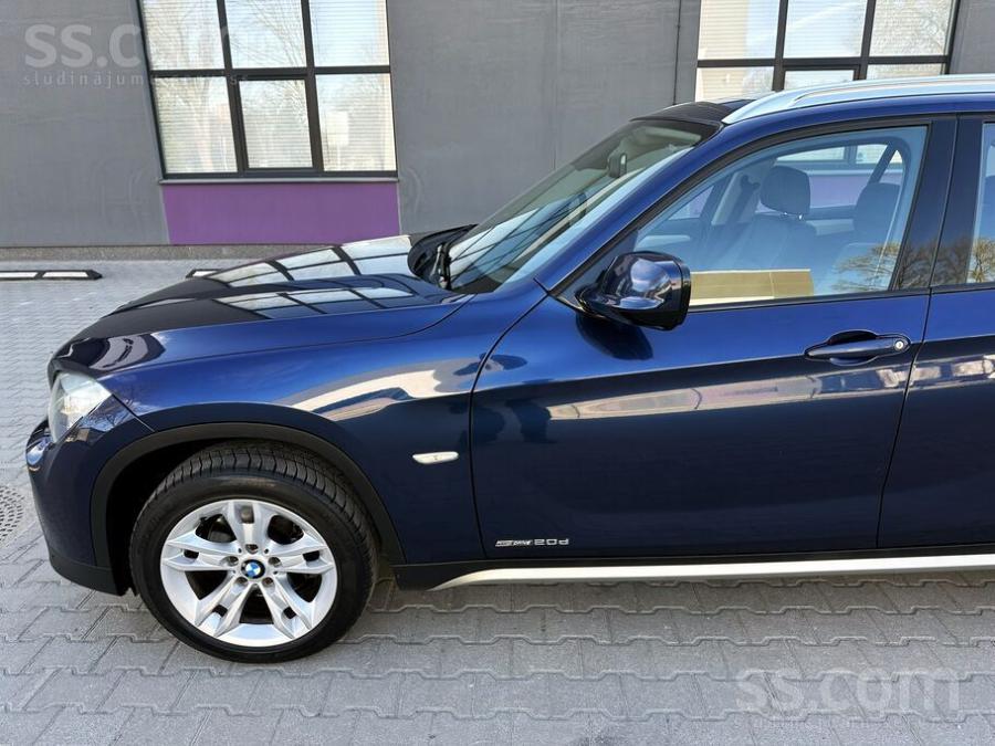 Zils BMW X1 2010 Rīga, ar dzinēja tilpumu 2.00 L un nobraukumu 260 tūkst. km par 7900 €, foto 29 vietnē AUTOMOTO.COM.LV