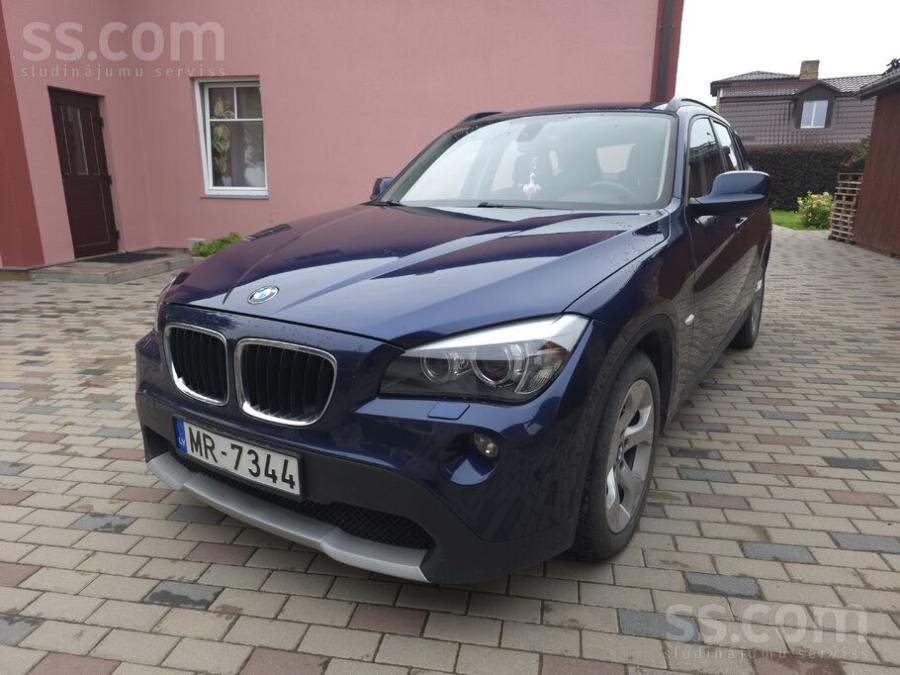 Zils BMW X1 2010 Rīga, ar dzinēja tilpumu 2.00 L un nobraukumu 129 tūkst. km par 8000 €, foto 1 vietnē AUTOMOTO.COM.LV