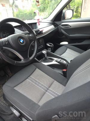 Zils BMW X1 2010 Rīga, ar dzinēja tilpumu 2.00 L un nobraukumu 129 tūkst. km par 8000 €, foto 11 vietnē AUTOMOTO.COM.LV