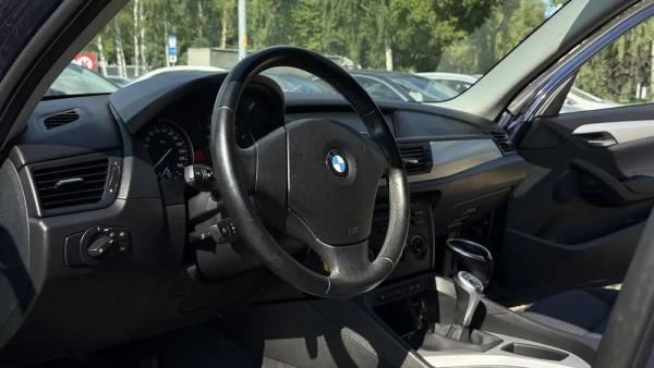 Zils BMW X1 2010 Jelgava, ar dzinēja tilpumu 2.00 L un nobraukumu 256 tūkst. km par 4690 €, foto 7 vietnē AUTOMOTO.COM.LV
